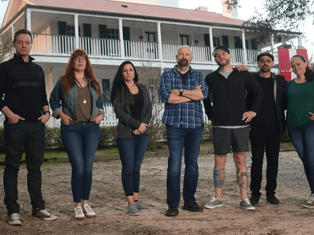 A Light That Never Sleeps: The Haunted History of the Pensacola ...